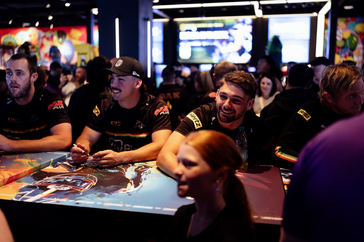 Panthers soak up Vegas on historic tour | Official website of the ...